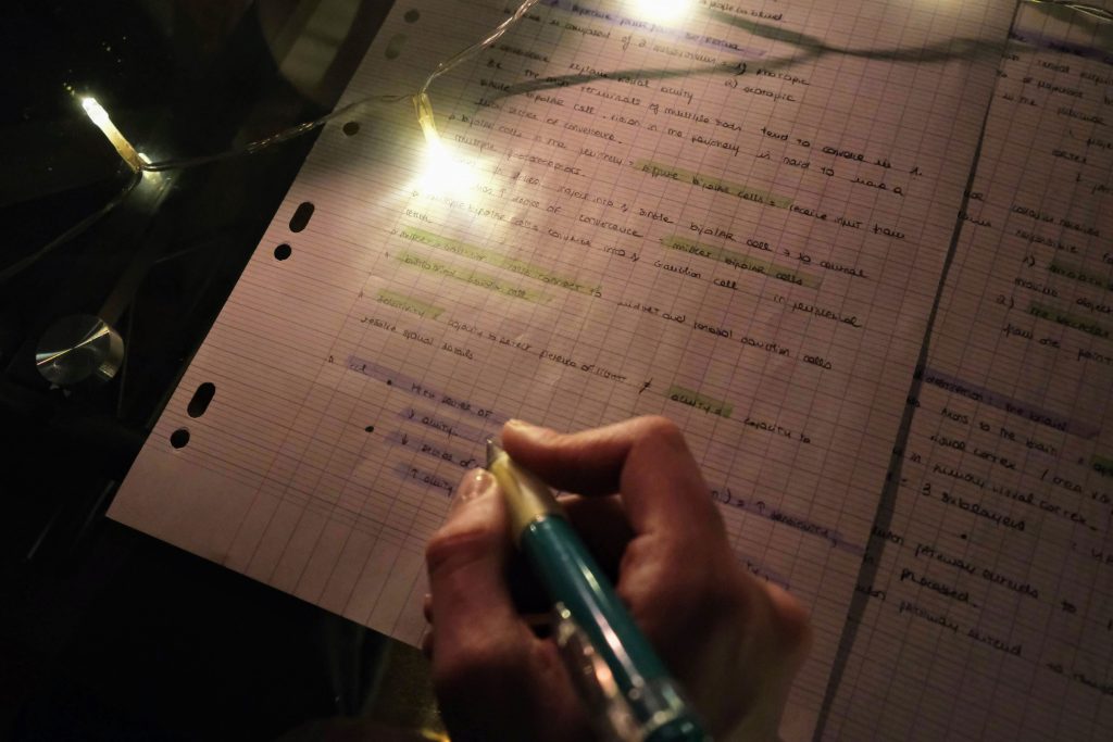 The pros and cons of taking notes by hand - The Tribune